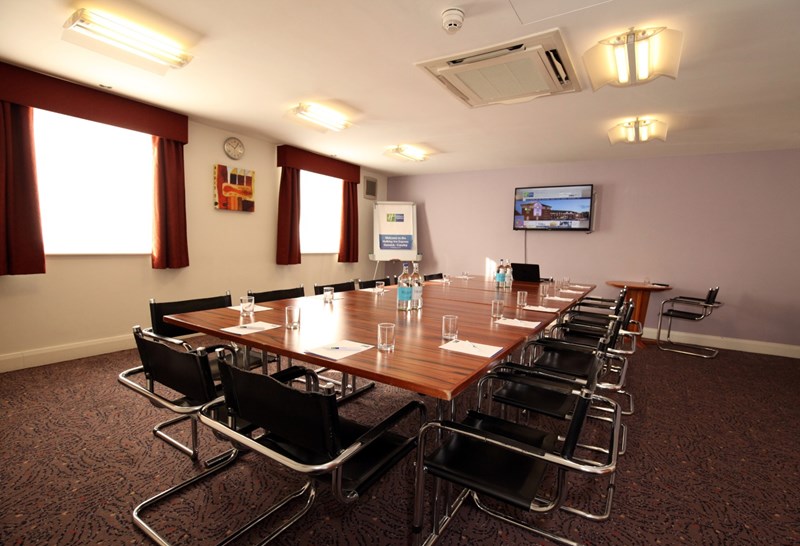 Holiday Inn Express Gatwick Crawley - Meetings - Reviews - meetingsclub